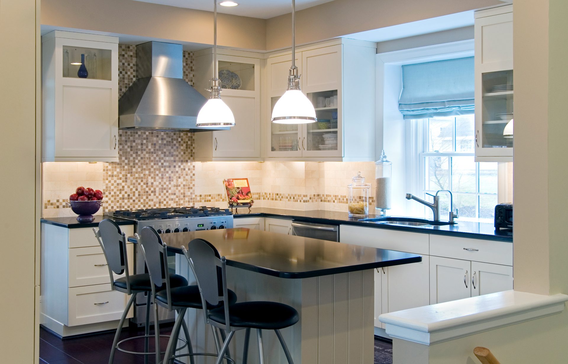 Glamorous Traditional Kitchen Renovation - Gardner/Fox Associates