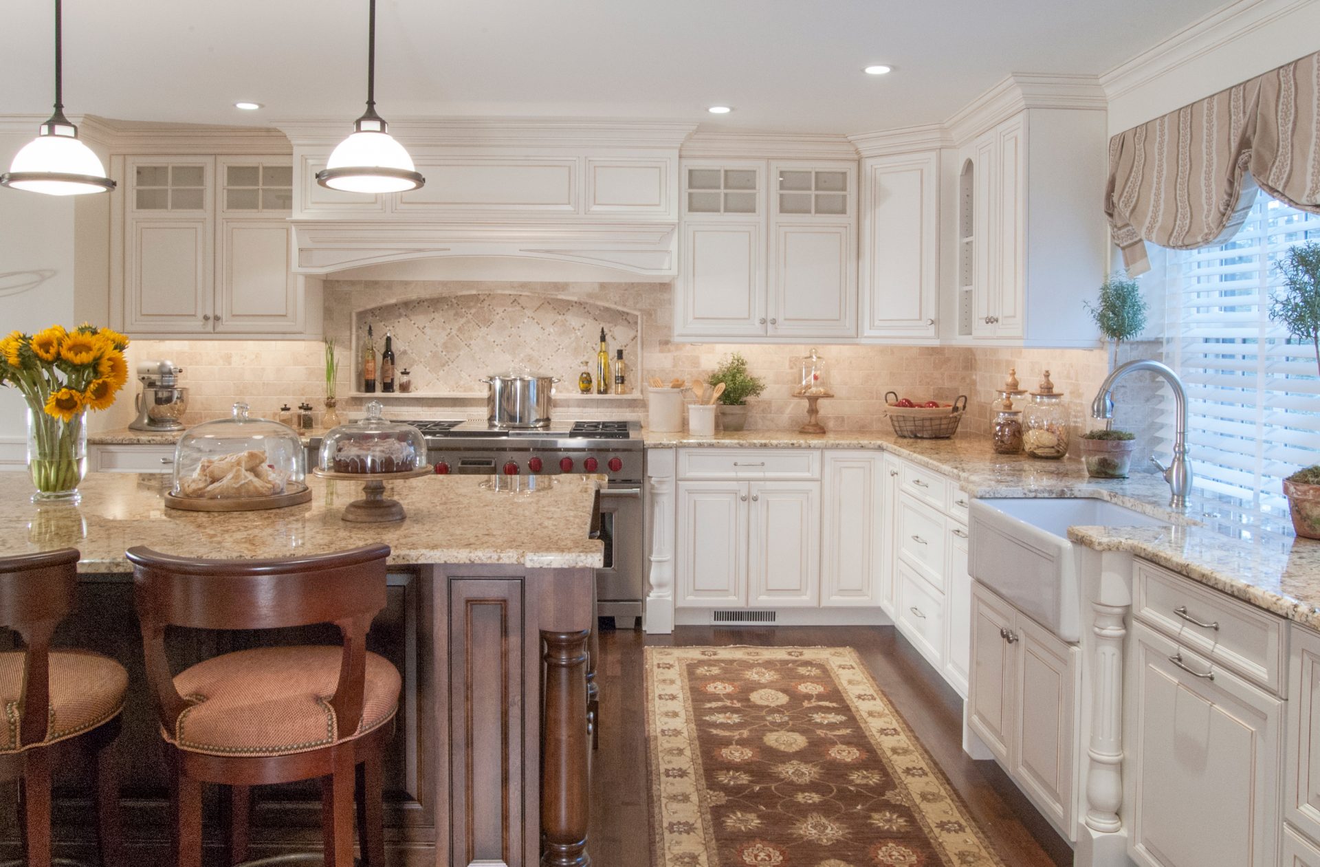 Complete Colonial Home Renovation - Gardner/Fox Associates