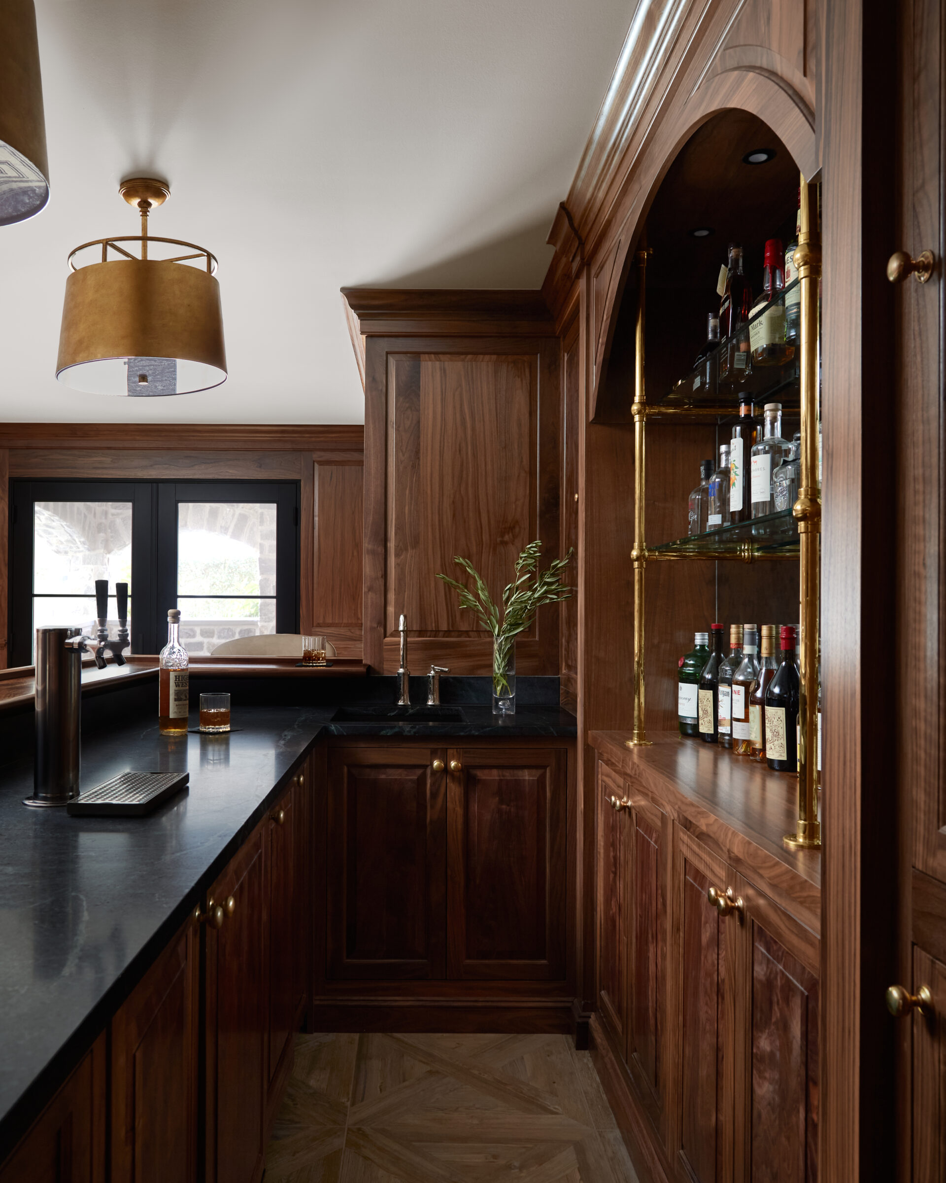 Moody Basement Bar - Gardner/Fox Associates